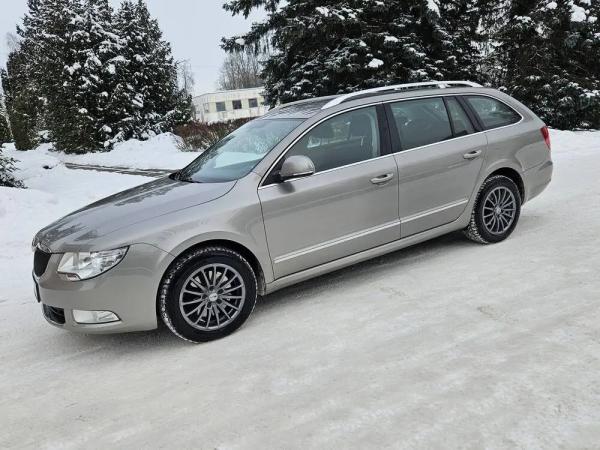 Grey Skoda SuperB 2012 in Jekabpils, with an engine capacity of 2.00 L and mileage of 271 thousand km for 6290 €, photo 8 on AUTOMOTO.COM.LV