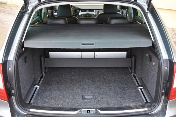 Grey Skoda SuperB 2012 in Talsi, with an engine capacity of 2.00 L and mileage of 326 thousand km for 6200 €, photo 9 on AUTOMOTO.COM.LV