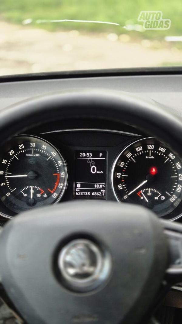Pelēks Skoda SuperB 2013 Panevēža, ar dzinēja tilpumu 2.00 L un nobraukumu 623 tūkst. km par 3200 €, foto 7 vietnē AUTOMOTO.COM.LV