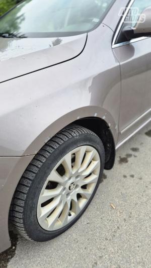 Pelēks Skoda SuperB 2013 Panevēža, ar dzinēja tilpumu 2.00 L un nobraukumu 623 tūkst. km par 3200 €, foto 23 vietnē AUTOMOTO.COM.LV