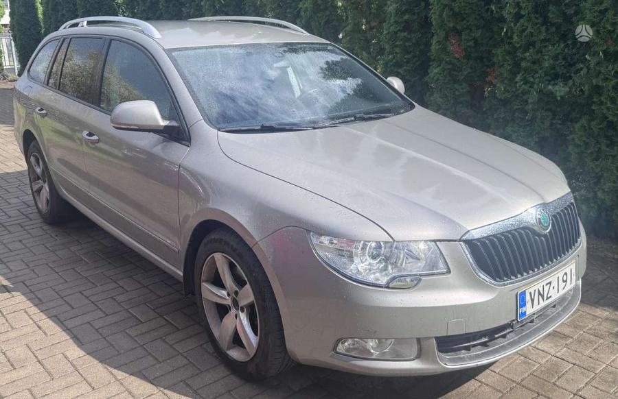 Pelēks Skoda SuperB 2013 Panevēža, ar dzinēja tilpumu 2.00 L un nobraukumu 330 tūkst. km par 3999 €, foto 1 vietnē AUTOMOTO.COM.LV