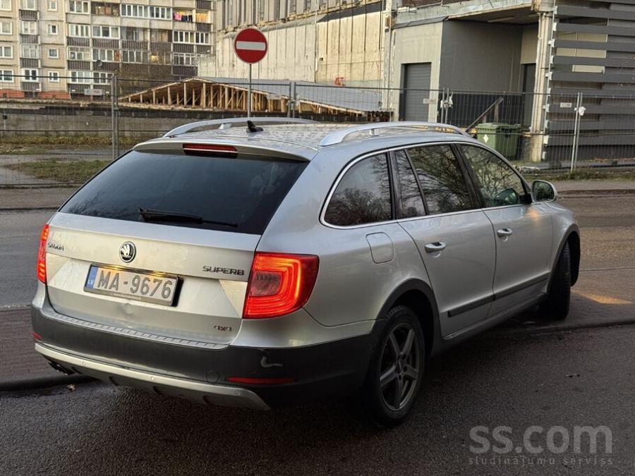 Pelēks Skoda SuperB 2014 Rīga, ar dzinēja tilpumu 2.00 L un nobraukumu 268 tūkst. km par 4999 €, foto 4 vietnē AUTOMOTO.COM.LV