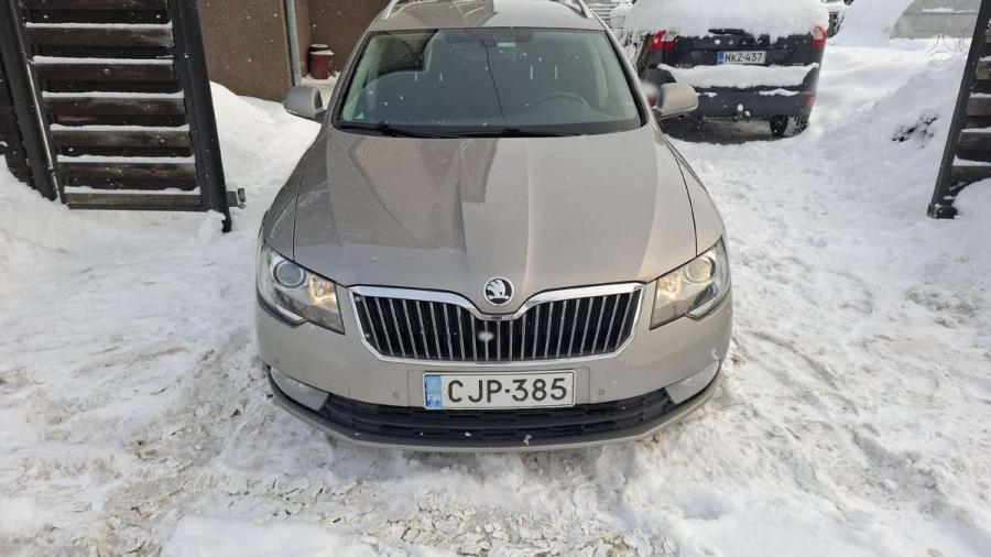 Pelēks Skoda SuperB 2014 Telšiai, ar dzinēja tilpumu 2.00 L un nobraukumu 378 tūkst. km par 5200 €, foto 9 vietnē AUTOMOTO.COM.LV
