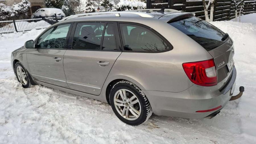 Pelēks Skoda SuperB 2014 Telšiai, ar dzinēja tilpumu 2.00 L un nobraukumu 378 tūkst. km par 5200 €, foto 14 vietnē AUTOMOTO.COM.LV