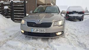 Pelēks Skoda SuperB 2014 Telšiai, ar dzinēja tilpumu 2.00 L un nobraukumu 378 tūkst. km par 5200 €, foto 17 vietnē AUTOMOTO.COM.LV