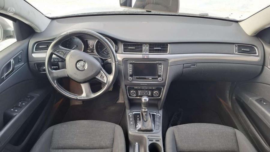 Pelēks Skoda SuperB 2014 Telšiai, ar dzinēja tilpumu 2.00 L un nobraukumu 378 tūkst. km par 5200 €, foto 20 vietnē AUTOMOTO.COM.LV