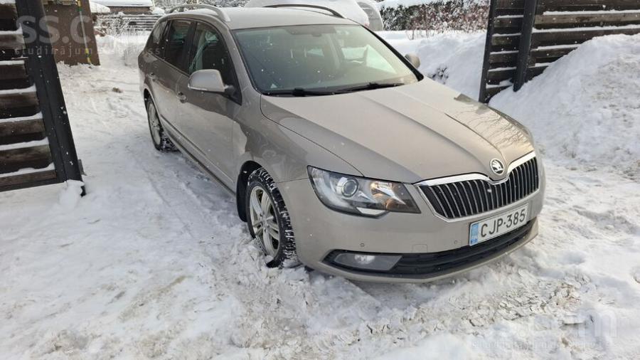 Pelēks Skoda SuperB 2014 Telšiai, ar dzinēja tilpumu 2.00 L un nobraukumu 378 tūkst. km par 5200 €, foto 4 vietnē AUTOMOTO.COM.LV