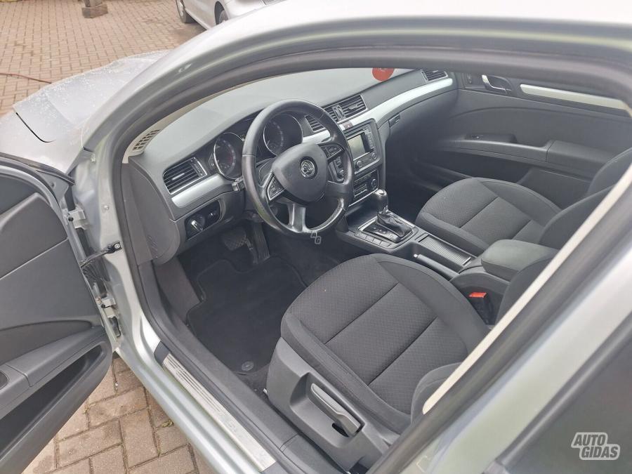 Grey Skoda SuperB 2014 in Mazeikiai, with an engine capacity of 2.00 L and mileage of 296 thousand km for 7550 €, photo 13 on AUTOMOTO.COM.LV