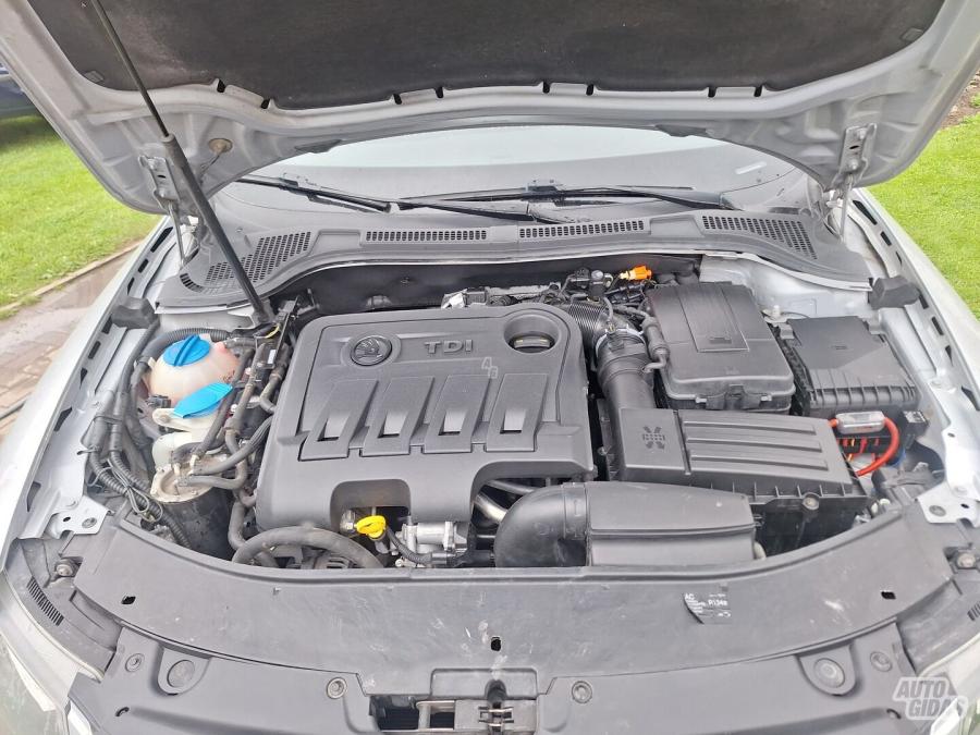 Grey Skoda SuperB 2014 in Mazeikiai, with an engine capacity of 2.00 L and mileage of 296 thousand km for 7550 €, photo 17 on AUTOMOTO.COM.LV