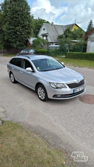 Pelēks Skoda SuperB 2014 Utena, ar dzinēja tilpumu 2.00 L un nobraukumu 195 tūkst. km par 7200 €, foto 4 vietnē AUTOMOTO.COM.LV