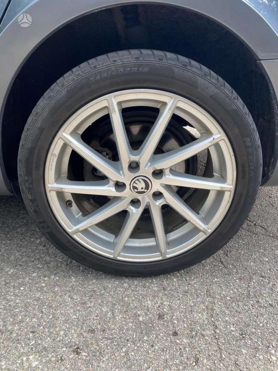 Pelēks Skoda SuperB 2014 Panevēža, ar dzinēja tilpumu 1.97 L un nobraukumu 223 tūkst. km par 9200 €, foto 10 vietnē AUTOMOTO.COM.LV