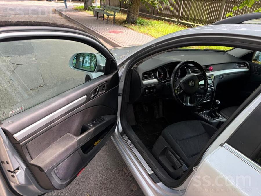 Grey Skoda SuperB 2014 in Riga, with an engine capacity of 2.00 L and mileage of 340 thousand km for 2650 €, photo 6 on AUTOMOTO.COM.LV