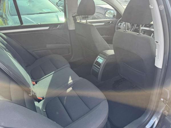 Skoda SuperB 2014 Kauņa vietnē Pelēks Skoda SuperB 2014 Kauņa, ar dzinēja tilpumu 1.60 L un nobraukumu 275 tūkst. km par 5000 €, foto 8 vietnē AUTOMOTO.COM.LV