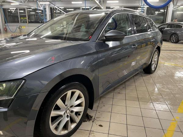Grey Skoda SuperB 2015 in Vilnius, with an engine capacity of 1.97 L and mileage of 315 thousand km for 7500 €, photo 3 on AUTOMOTO.COM.LV