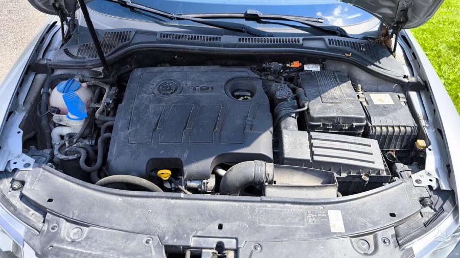 Grey Skoda SuperB 2015 in Vilnius, with an engine capacity of 1.60 L and mileage of 407 thousand km for 3300 €, photo 21 on AUTOMOTO.COM.LV