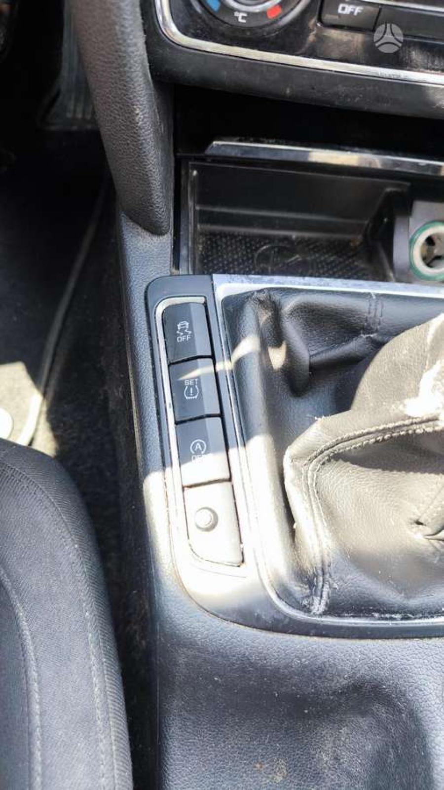 Grey Skoda SuperB 2015 in Vilnius, with an engine capacity of 1.60 L and mileage of 407 thousand km for 3300 €, photo 23 on AUTOMOTO.COM.LV