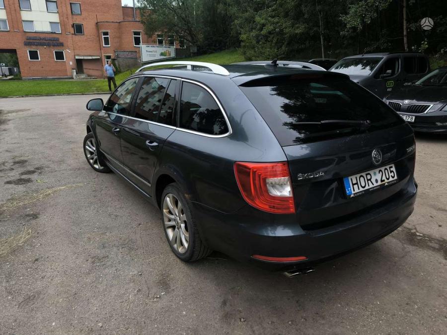 Pelēks Skoda SuperB 2015 Viļņa, ar dzinēja tilpumu 1.97 L un nobraukumu 479 tūkst. km par 4500 €, foto 6 vietnē AUTOMOTO.COM.LV