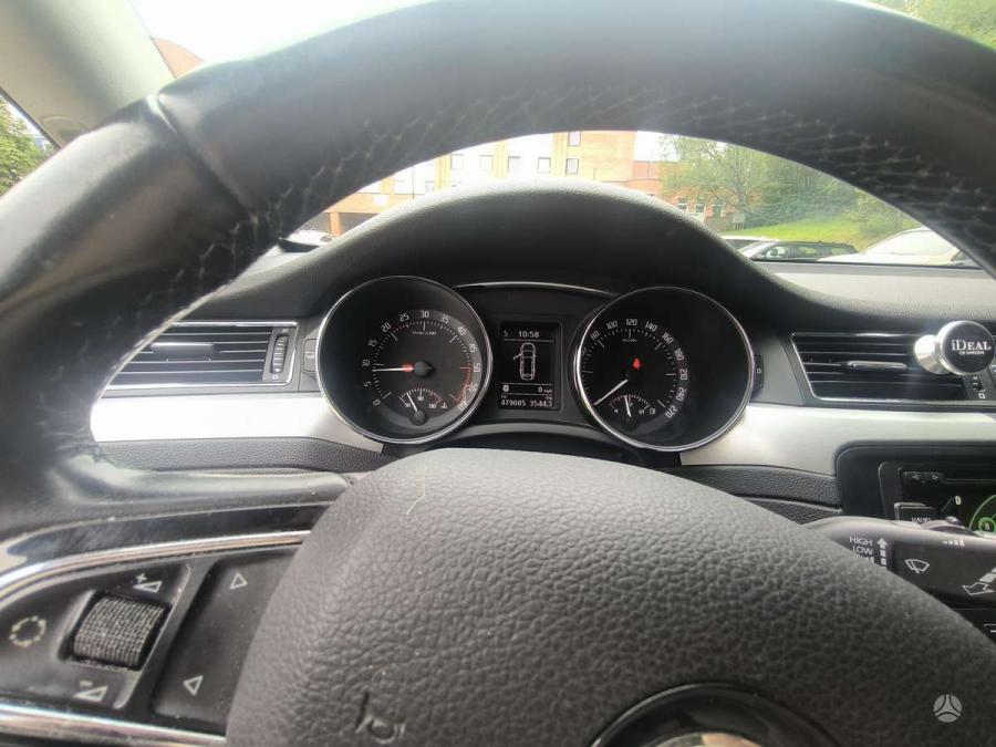 Pelēks Skoda SuperB 2015 Viļņa, ar dzinēja tilpumu 1.97 L un nobraukumu 479 tūkst. km par 4500 €, foto 12 vietnē AUTOMOTO.COM.LV