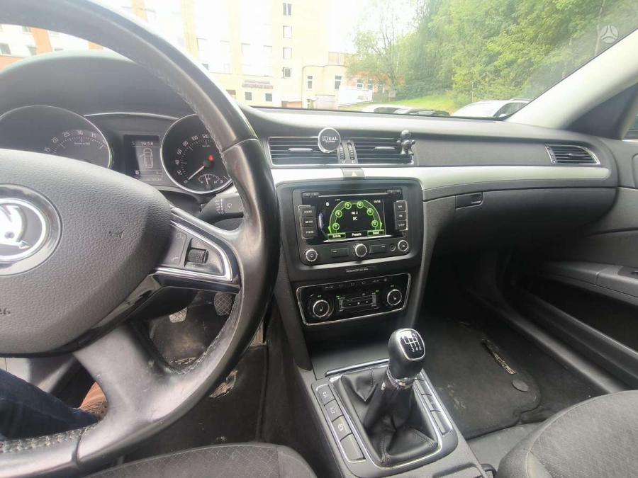 Pelēks Skoda SuperB 2015 Viļņa, ar dzinēja tilpumu 1.97 L un nobraukumu 479 tūkst. km par 4500 €, foto 13 vietnē AUTOMOTO.COM.LV