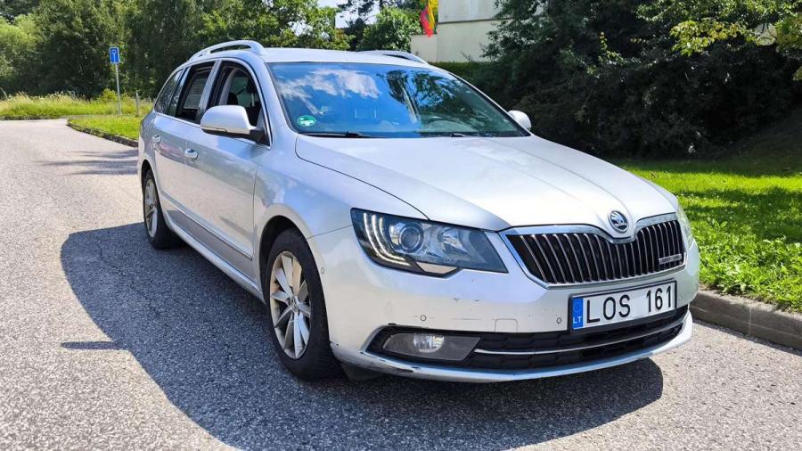 Pelēks Skoda SuperB 2015 Viļņa, ar dzinēja tilpumu 1.60 L un nobraukumu 407 tūkst. km par 2700 €, foto 9 vietnē AUTOMOTO.COM.LV