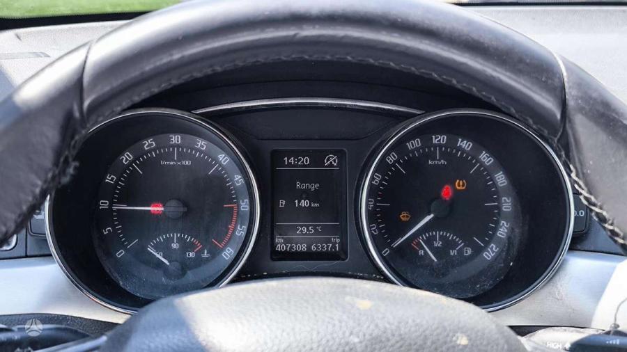 Pelēks Skoda SuperB 2015 Viļņa, ar dzinēja tilpumu 1.60 L un nobraukumu 407 tūkst. km par 2700 €, foto 15 vietnē AUTOMOTO.COM.LV