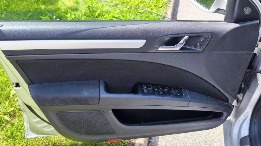 Pelēks Skoda SuperB 2015 Viļņa, ar dzinēja tilpumu 1.60 L un nobraukumu 407 tūkst. km par 2700 €, foto 22 vietnē AUTOMOTO.COM.LV