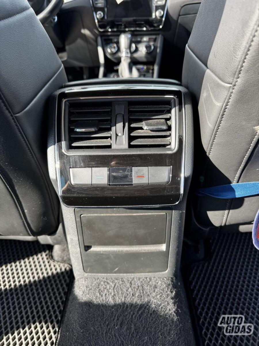 Grey Skoda SuperB 2015 in Marijampole, with an engine capacity of 1.60 L and mileage of 234 thousand km for 10500 €, photo 8 on AUTOMOTO.COM.LV