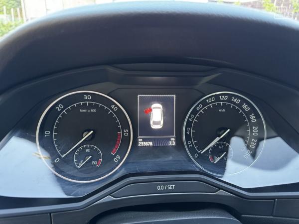 Pelēks Skoda SuperB 2015 Marijampole, ar dzinēja tilpumu 1.60 L un nobraukumu 234 tūkst. km par 10500 €, foto 9 vietnē AUTOMOTO.COM.LV