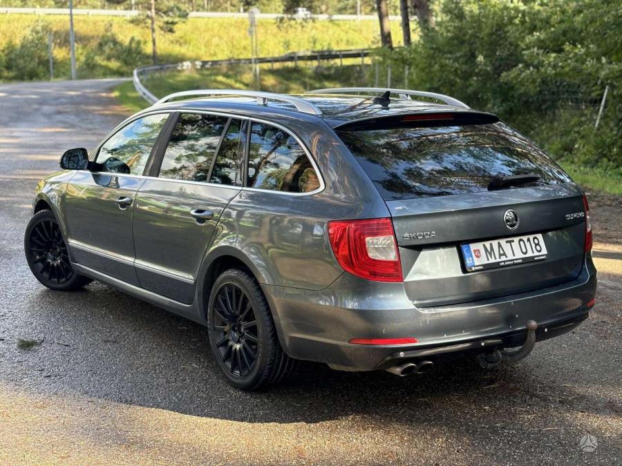 Grey Skoda SuperB 2015 in Ukmerge, with an engine capacity of 1.97 L and mileage of 361 thousand km for 5900 €, photo 3 on AUTOMOTO.COM.LV