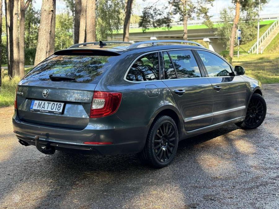 Grey Skoda SuperB 2015 in Ukmerge, with an engine capacity of 1.97 L and mileage of 361 thousand km for 5900 €, photo 5 on AUTOMOTO.COM.LV
