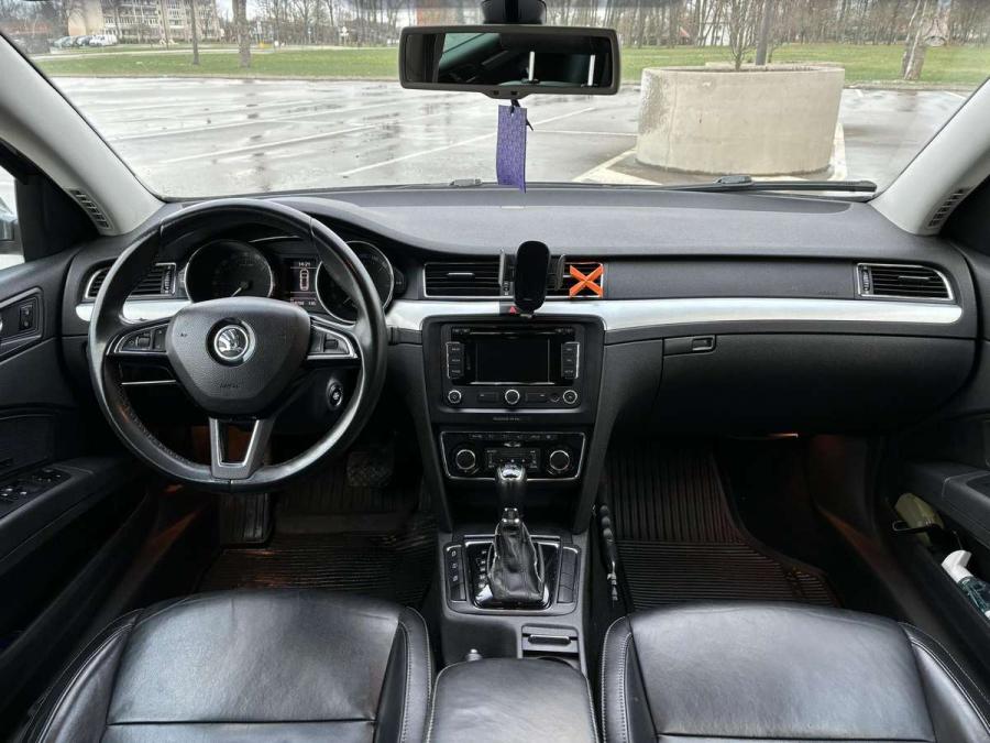 Grey Skoda SuperB 2015 in Ukmerge, with an engine capacity of 1.97 L and mileage of 361 thousand km for 5900 €, photo 8 on AUTOMOTO.COM.LV
