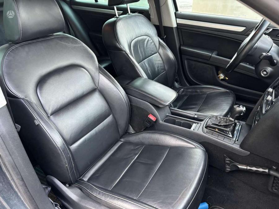 Grey Skoda SuperB 2015 in Ukmerge, with an engine capacity of 1.97 L and mileage of 361 thousand km for 5900 €, photo 10 on AUTOMOTO.COM.LV