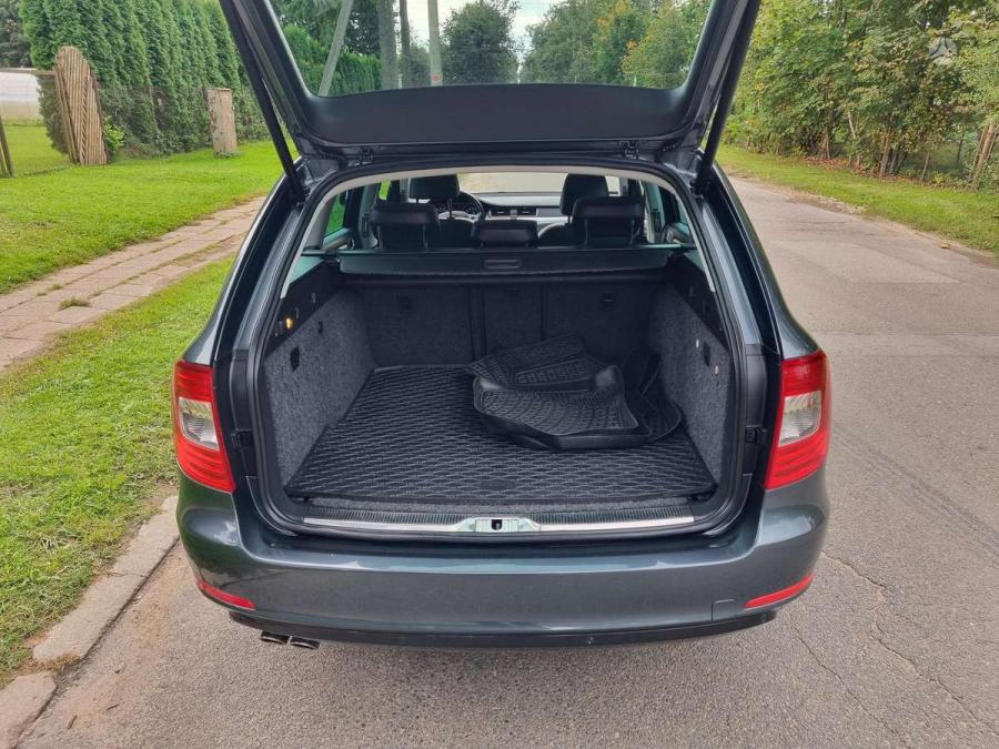 Grey Skoda SuperB 2015 in Vilnius, with an engine capacity of 1.97 L and mileage of 254 thousand km for 7700 €, photo 10 on AUTOMOTO.COM.LV