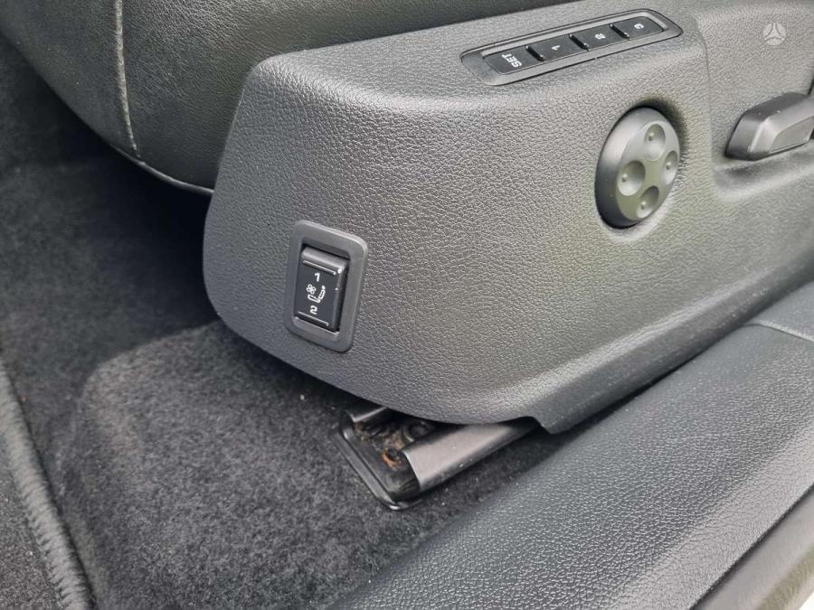 Grey Skoda SuperB 2015 in Vilnius, with an engine capacity of 1.97 L and mileage of 254 thousand km for 7700 €, photo 16 on AUTOMOTO.COM.LV