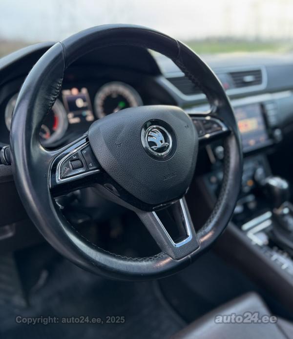 Pelēks Skoda SuperB 2016 Tallina, ar dzinēja tilpumu 2.00 L un nobraukumu 305 tūkst. km par 13331 €, foto 11 vietnē AUTOMOTO.COM.LV