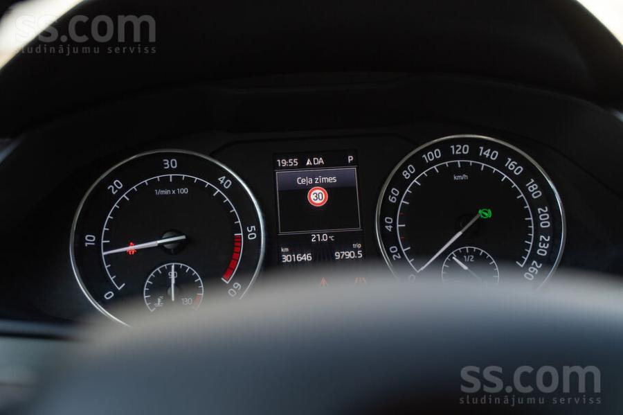 Pelēks Skoda SuperB 2016 Liepāja, ar dzinēja tilpumu 2.00 L un nobraukumu 302 tūkst. km par 11300 €, foto 23 vietnē AUTOMOTO.COM.LV