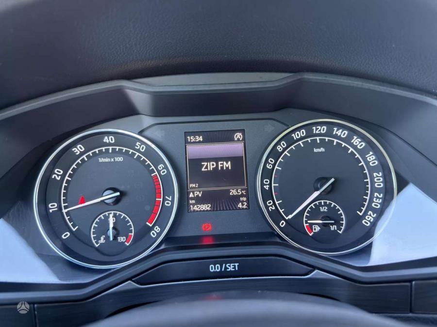 Pelēks Skoda SuperB 2016 Šauļi, ar dzinēja tilpumu 1.80 L un nobraukumu 142 tūkst. km par 10490 €, foto 41 vietnē AUTOMOTO.COM.LV