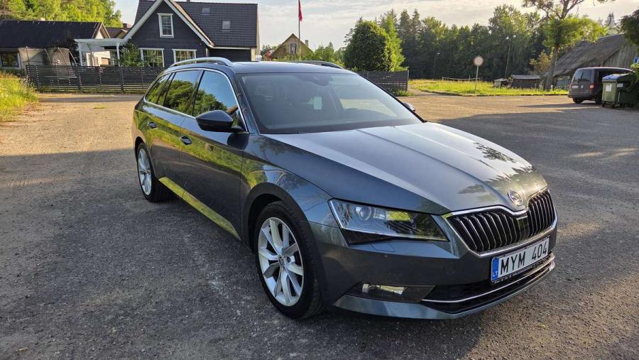 Pelēks Skoda SuperB 2016 Telšiai, ar dzinēja tilpumu 1.97 L un nobraukumu 233 tūkst. km par 12500 €, foto 16 vietnē AUTOMOTO.COM.LV