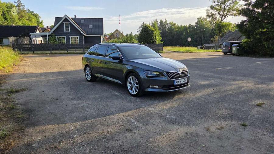 Pelēks Skoda SuperB 2016 Telšiai, ar dzinēja tilpumu 1.97 L un nobraukumu 233 tūkst. km par 12500 €, foto 19 vietnē AUTOMOTO.COM.LV