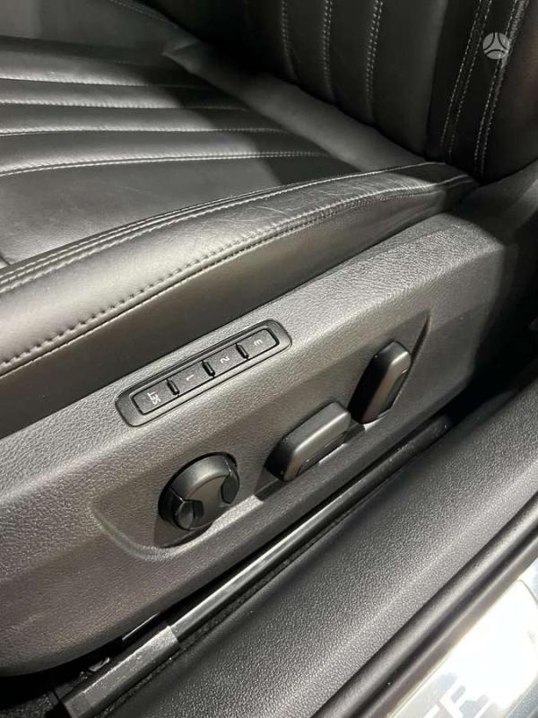 Grey Skoda SuperB 2016 in Klaipeda, with an engine capacity of 1.97 L and mileage of 227 thousand km for 12999 €, photo 7 on AUTOMOTO.COM.LV