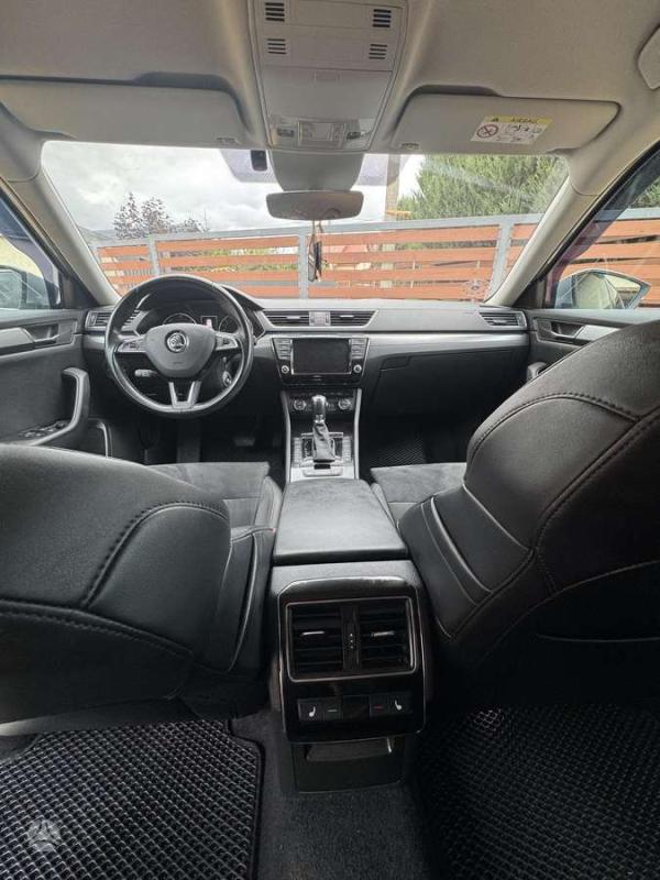 Grey Skoda SuperB 2016 in Kaunas, with an engine capacity of 2.00 L and mileage of 224 thousand km for 12600 €, photo 7 on AUTOMOTO.COM.LV