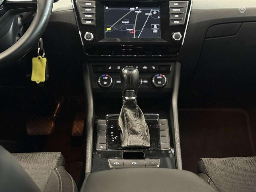 Grey Skoda SuperB 2016 in Klaipeda, with an engine capacity of 1.97 L and mileage of 241 thousand km for 11950 €, photo 18 on AUTOMOTO.COM.LV