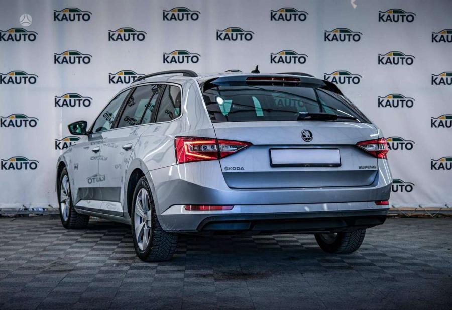 Pelēks Skoda SuperB 2016 Kauņa, ar dzinēja tilpumu 2.00 L un nobraukumu 296 tūkst. km par 10990 €, foto 5 vietnē AUTOMOTO.COM.LV