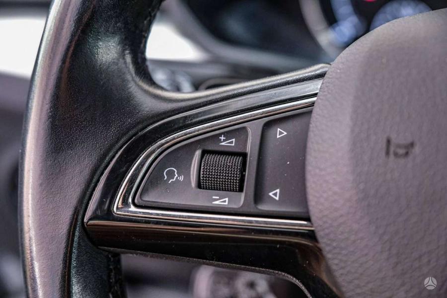 Pelēks Skoda SuperB 2016 Kauņa, ar dzinēja tilpumu 2.00 L un nobraukumu 296 tūkst. km par 10990 €, foto 20 vietnē AUTOMOTO.COM.LV
