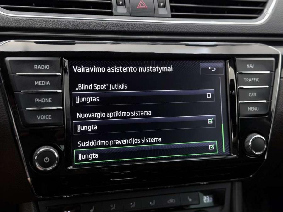 Pelēks Skoda SuperB 2016 Viļņa, ar dzinēja tilpumu 1.97 L un nobraukumu 363 tūkst. km par 11150 €, foto 30 vietnē AUTOMOTO.COM.LV