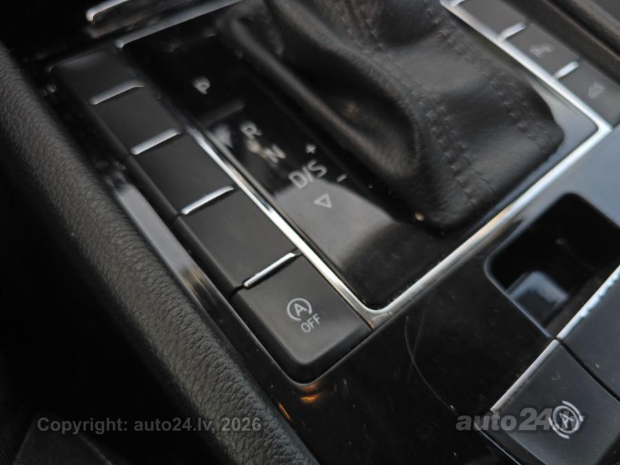 Grey Skoda SuperB 2016 in Tallinn, with an engine capacity of 1.80 L and mileage of 276 thousand km for 8990 €, photo 28 on AUTOMOTO.COM.LV