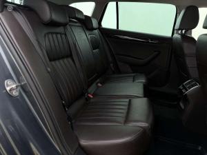 Grey Skoda SuperB 2016 in Vilnius, with an engine capacity of 1.97 L and mileage of 363 thousand km for 10150 €, photo 15 on AUTOMOTO.COM.LV