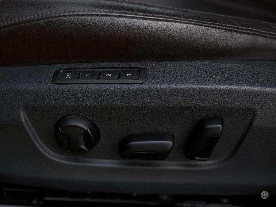 Grey Skoda SuperB 2016 in Vilnius, with an engine capacity of 1.97 L and mileage of 363 thousand km for 10150 €, photo 23 on AUTOMOTO.COM.LV