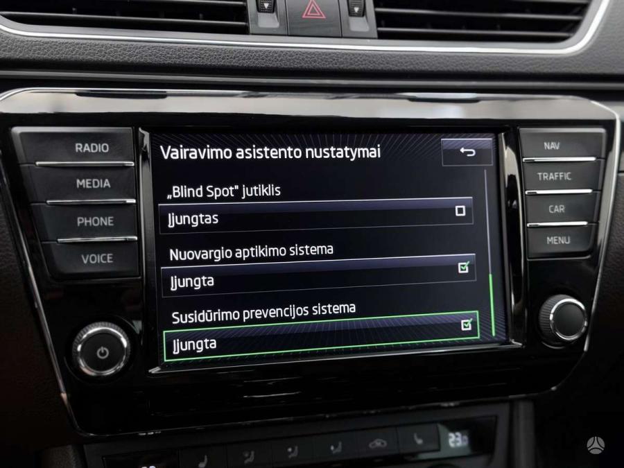 Grey Skoda SuperB 2016 in Vilnius, with an engine capacity of 1.97 L and mileage of 363 thousand km for 10150 €, photo 30 on AUTOMOTO.COM.LV