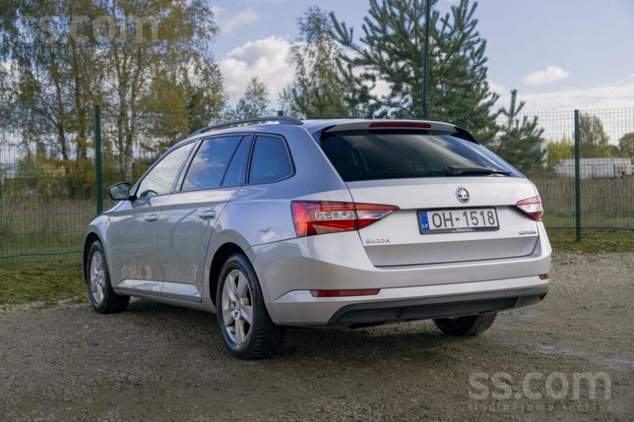 Grey Skoda SuperB 2017 in Riga, with an engine capacity of 1.60 L and mileage of 283 thousand km for 10490 €, photo 4 on AUTOMOTO.COM.LV